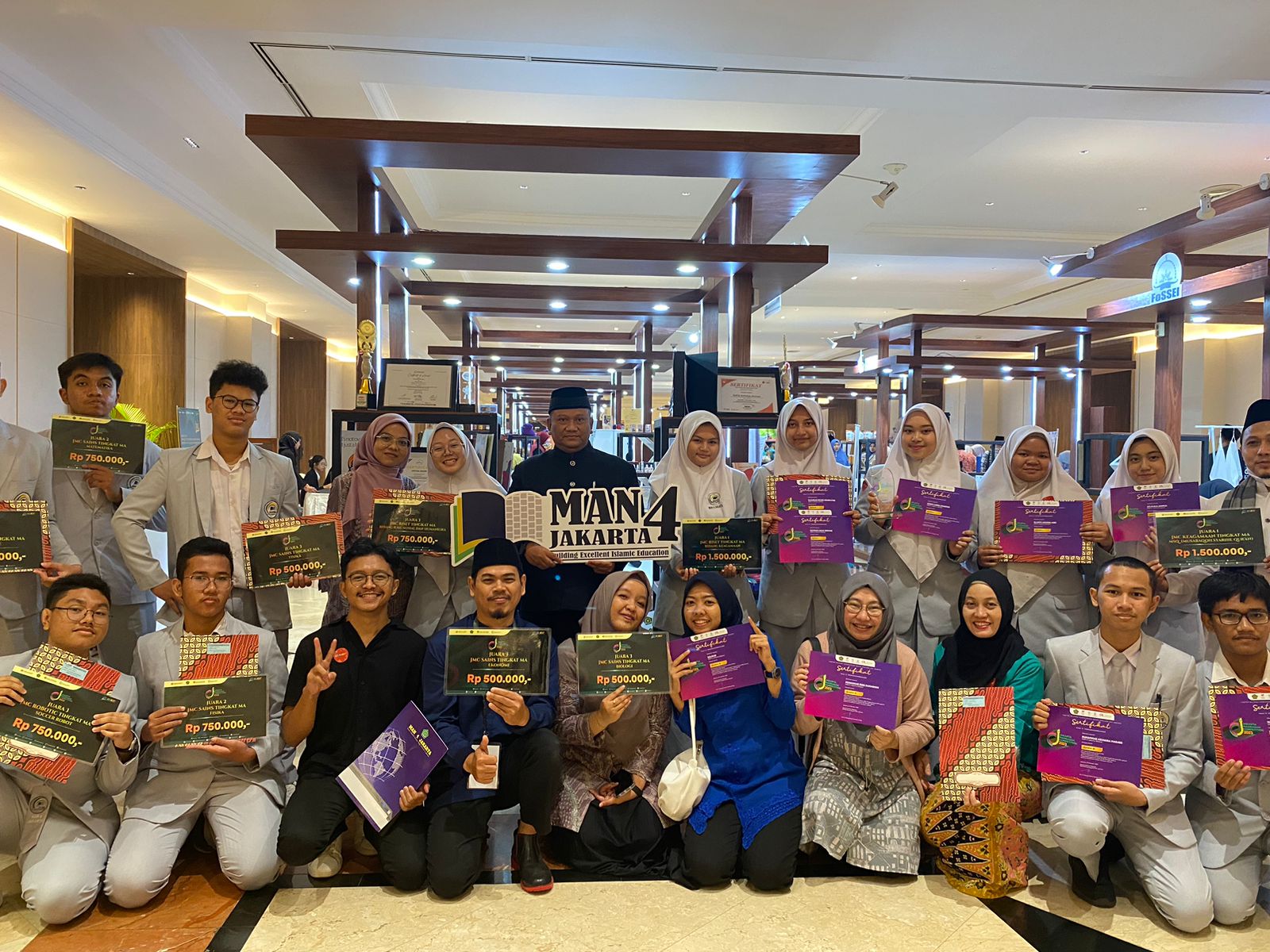 Mantap, 10 Medali Untuk MAN 4 Jakarta di JMC 2023 – MAN 4 Jakarta